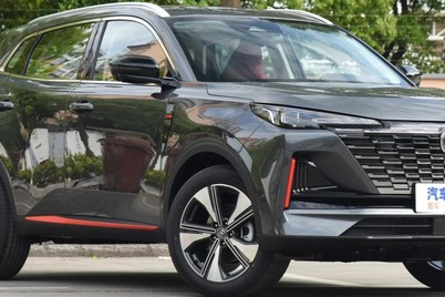 Changan CS 55 PLUS rental in St. Petersburg | Storletcar